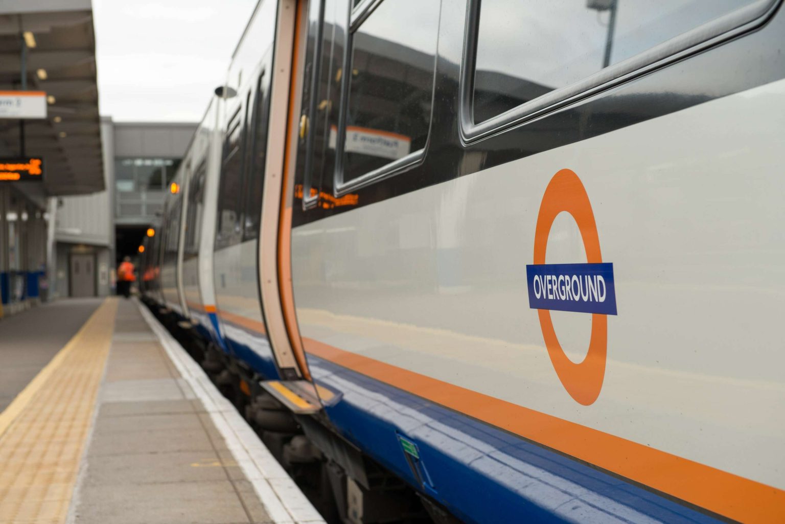 TfL plans to spend £4 million naming each London Overground line – LIA ...