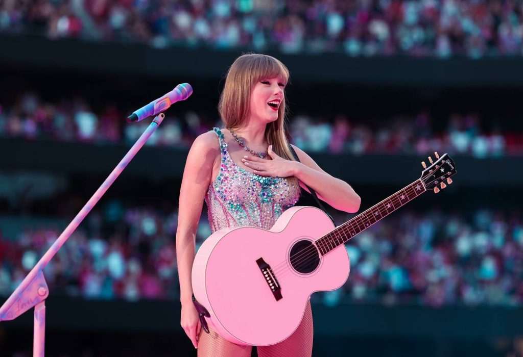 The V&A is launching a pop-up trail dedicated to Taylor Swift this ...
