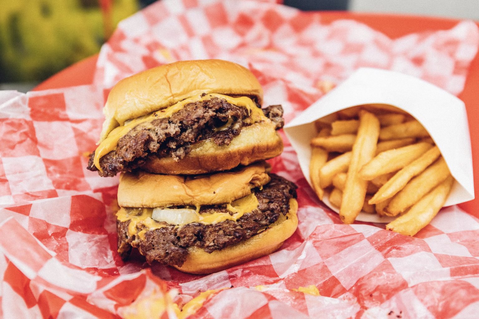 New York’s legendary 7th Street Burger joint is coming to London – LIA ...