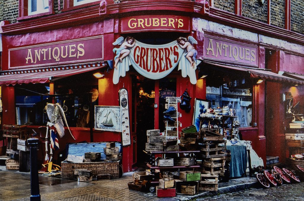 The London antiques shop from ‘Paddington’ is for sale – LIA London